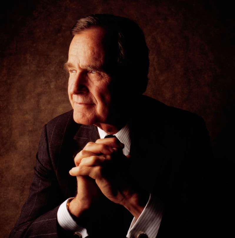 George H.W. Bush, 41 Presidente de los Estados Unidos, falleció a los ...